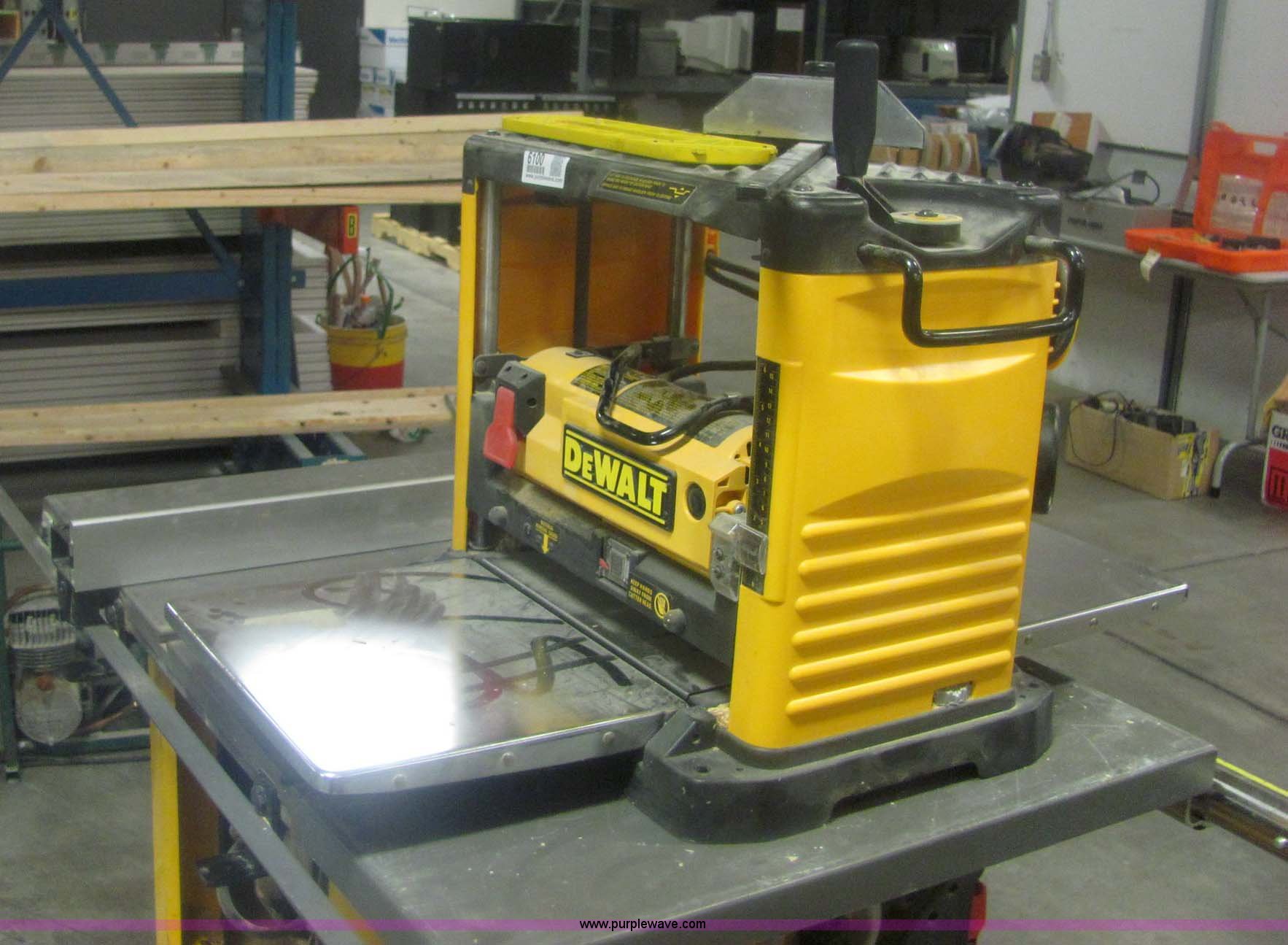 DeWalt DW733 12.5" thickness planer in Wichita, KS | Item 6100 sold ...