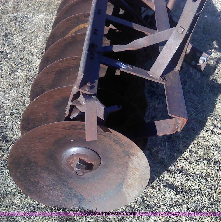 5' one-way three point disc in Bushton, KS | Item 1606 sold | Purple Wave