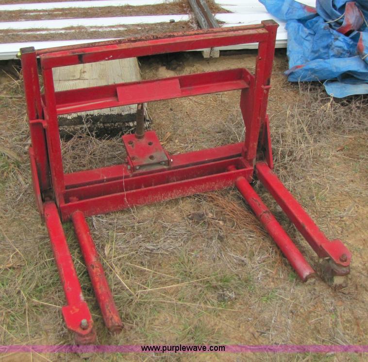 Large tire cradle in Palestine, TX | Item 9013 sold | Purple Wave