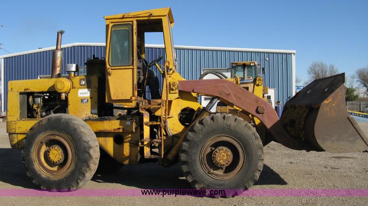 International H65 wheel loader in Valley Center, KS | Item 8102 sold ...