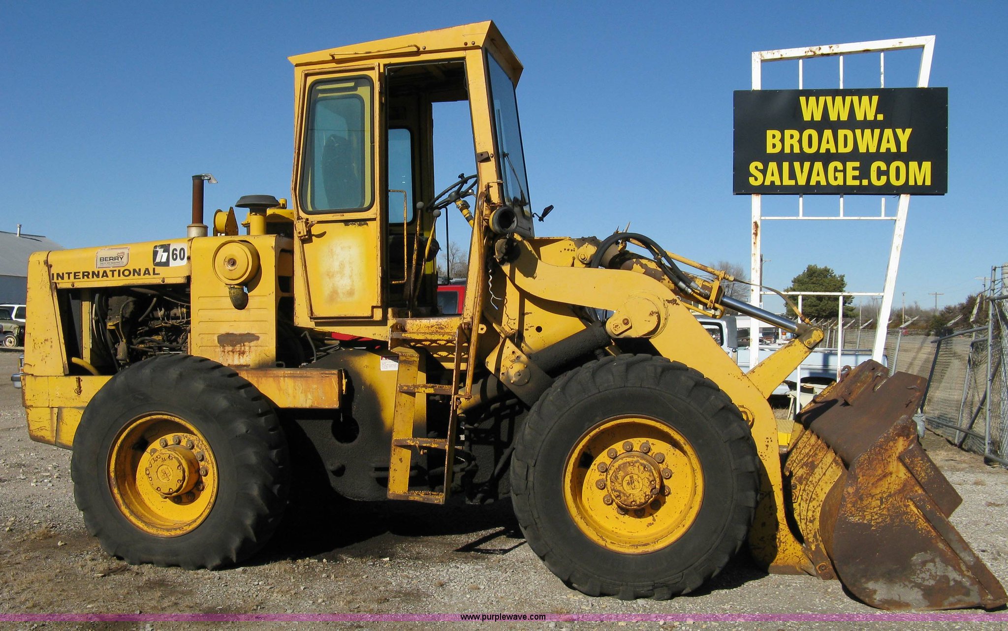 International H60 wheel loader in Valley Center, KS | Item 8099 sold ...