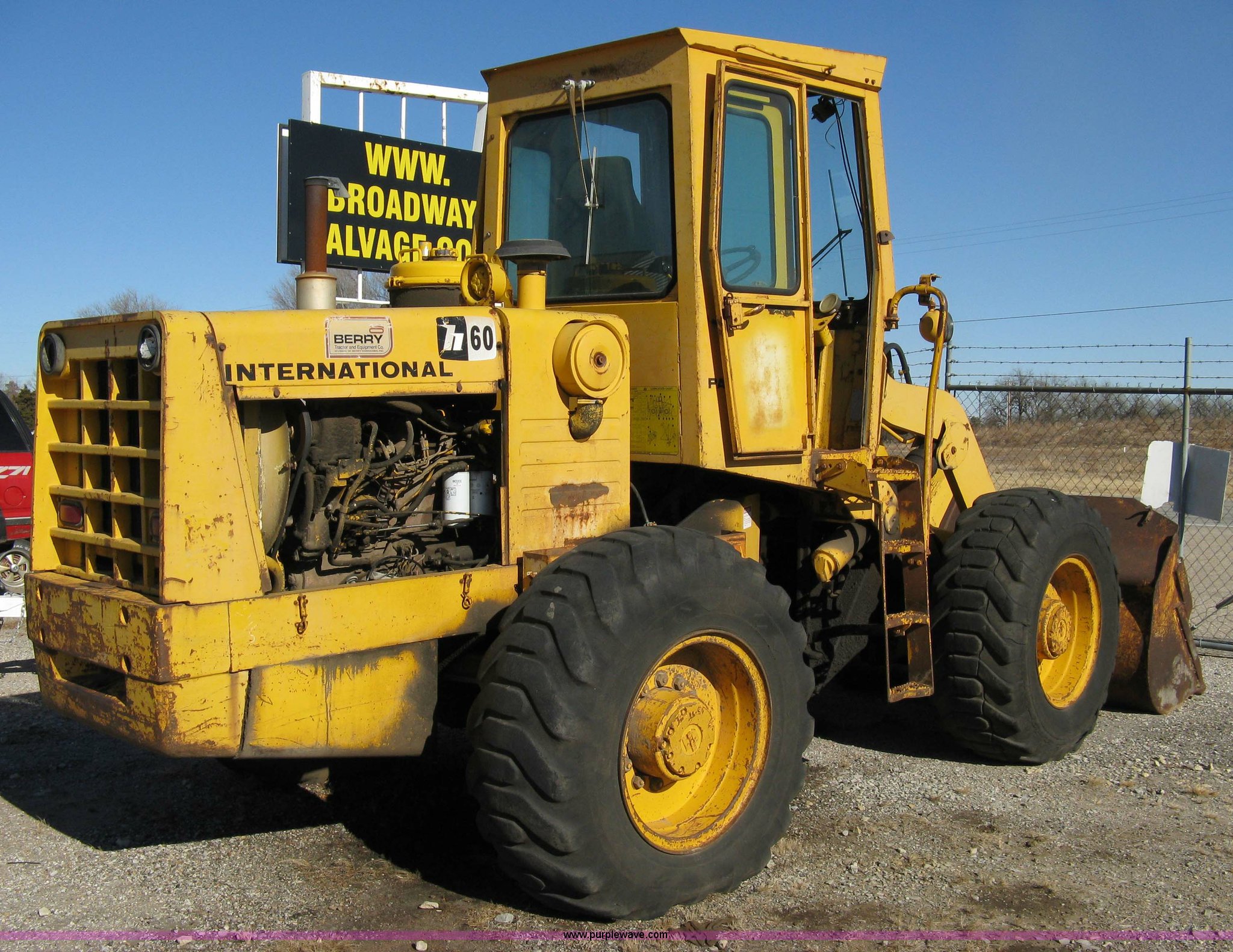 International H60 wheel loader in Valley Center, KS | Item 8099 sold ...