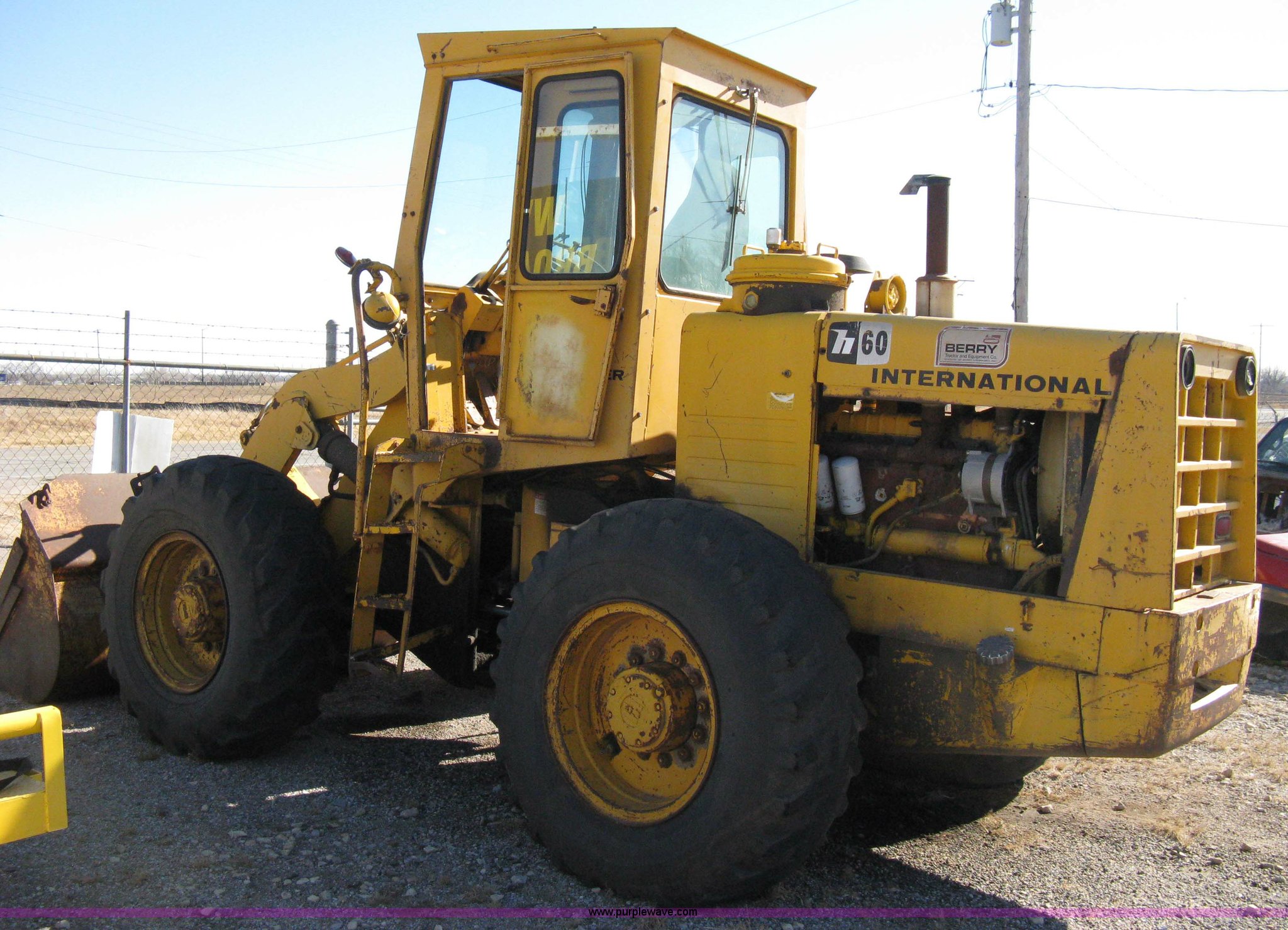 International H60 wheel loader in Valley Center, KS | Item 8099 sold ...