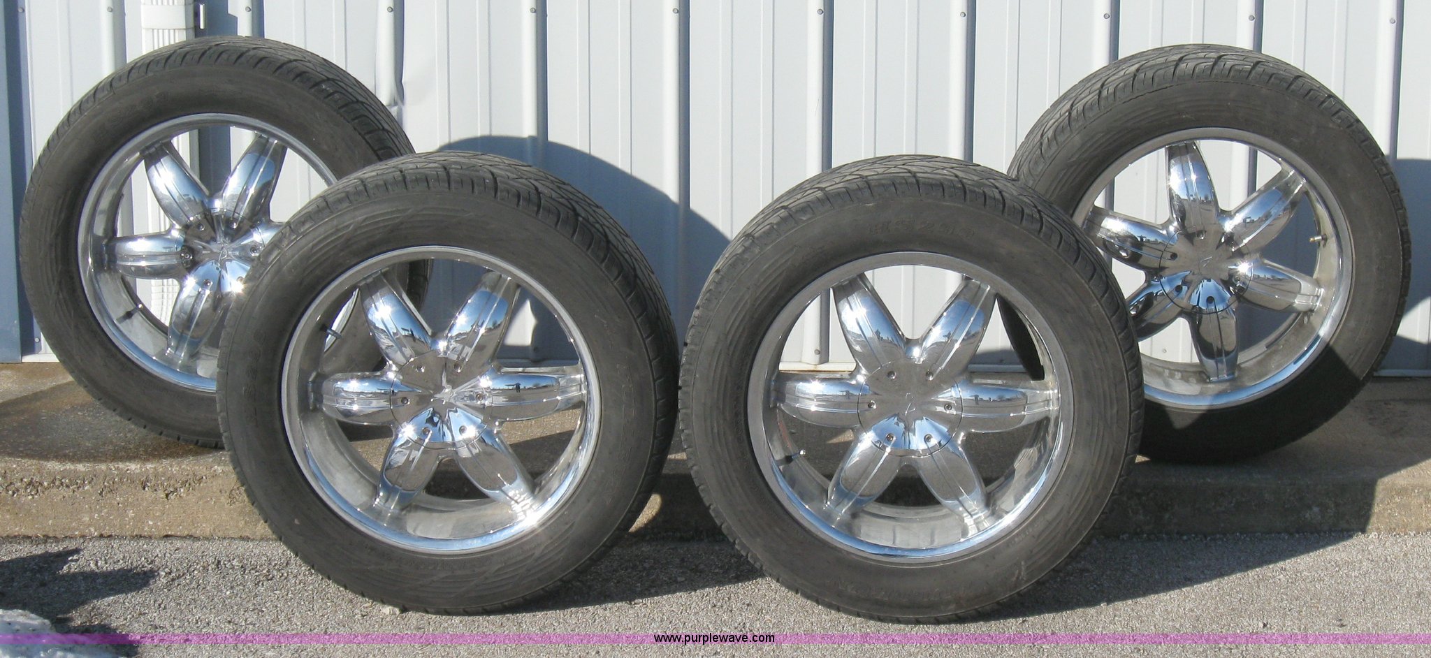 (4) Fullrun HS299 tires in Chanute, KS | Item 5147 sold | Purple Wave