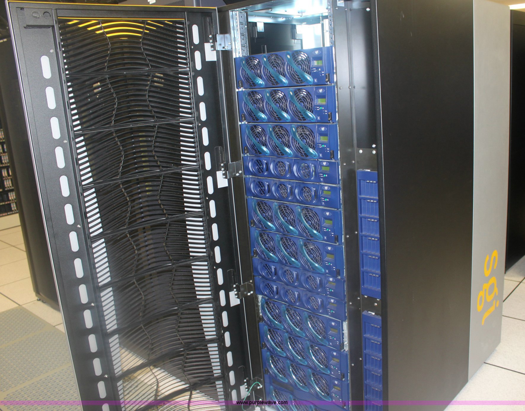 SGI Altix 3700 computer in Wichita, KS | Item 6287 sold | Purple Wave