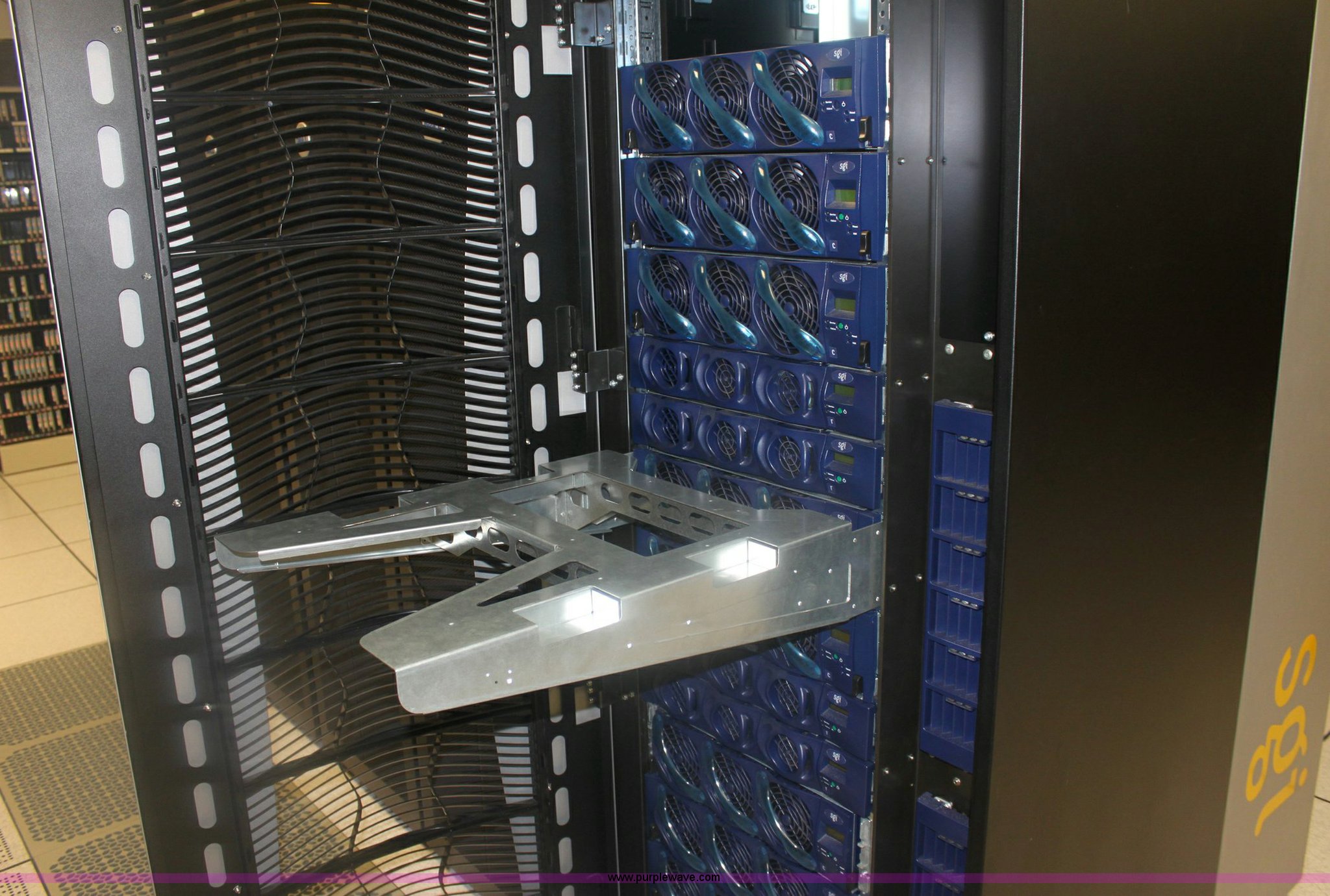 SGI Altix 3700 computer in Wichita, KS | Item 6287 sold | Purple Wave