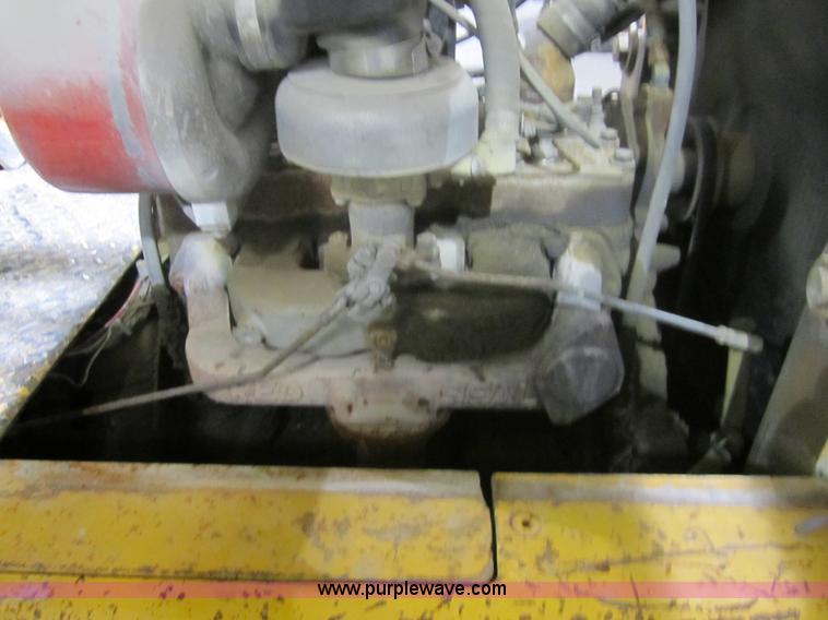 Hyster S40C forklift in Park City, KS | Item 3123 sold | Purple Wave