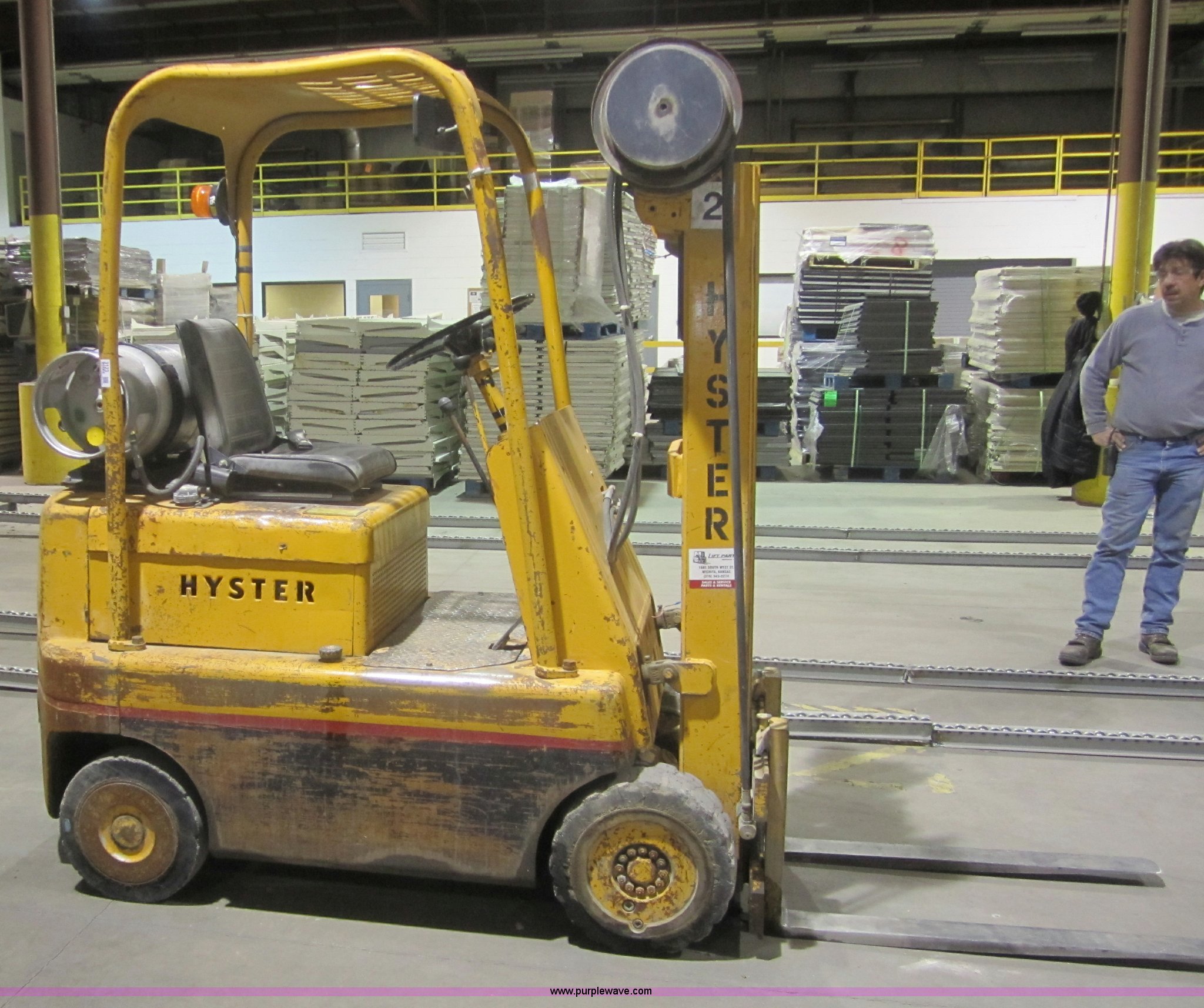 Hyster S40C forklift in Park City, KS | Item 3123 sold | Purple Wave