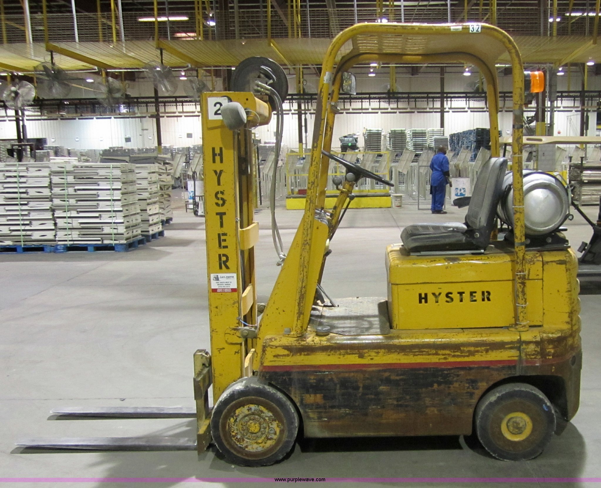 Hyster S40C forklift in Park City, KS | Item 3123 sold | Purple Wave