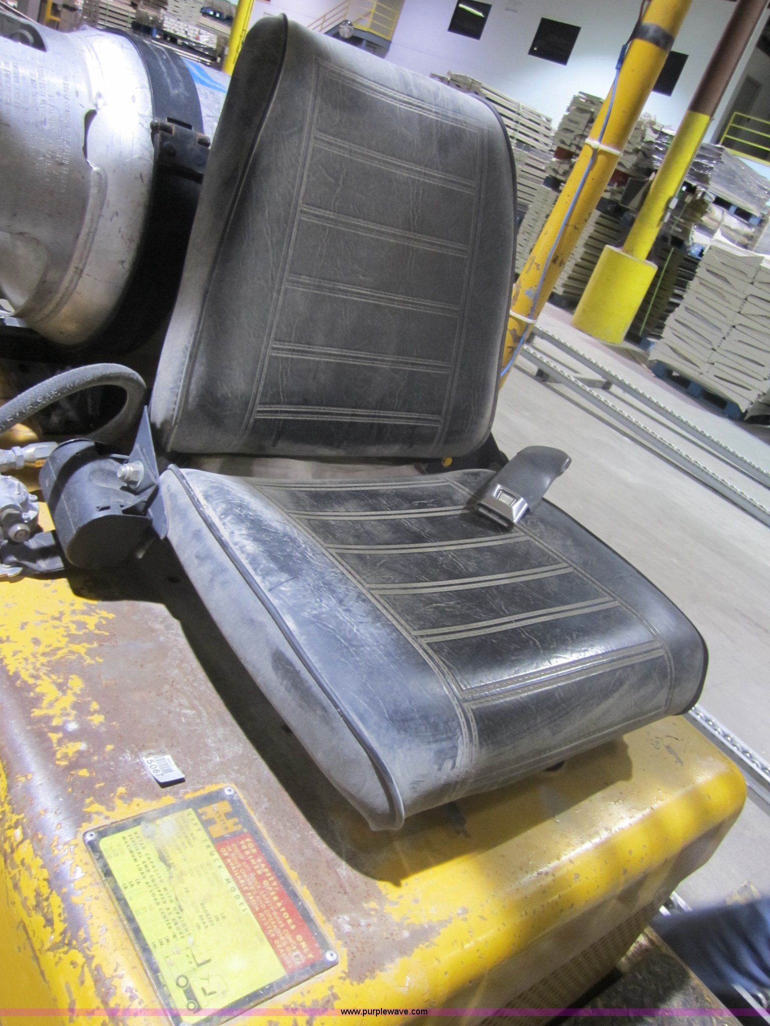 Hyster S40C forklift in Park City, KS | Item 3123 sold | Purple Wave