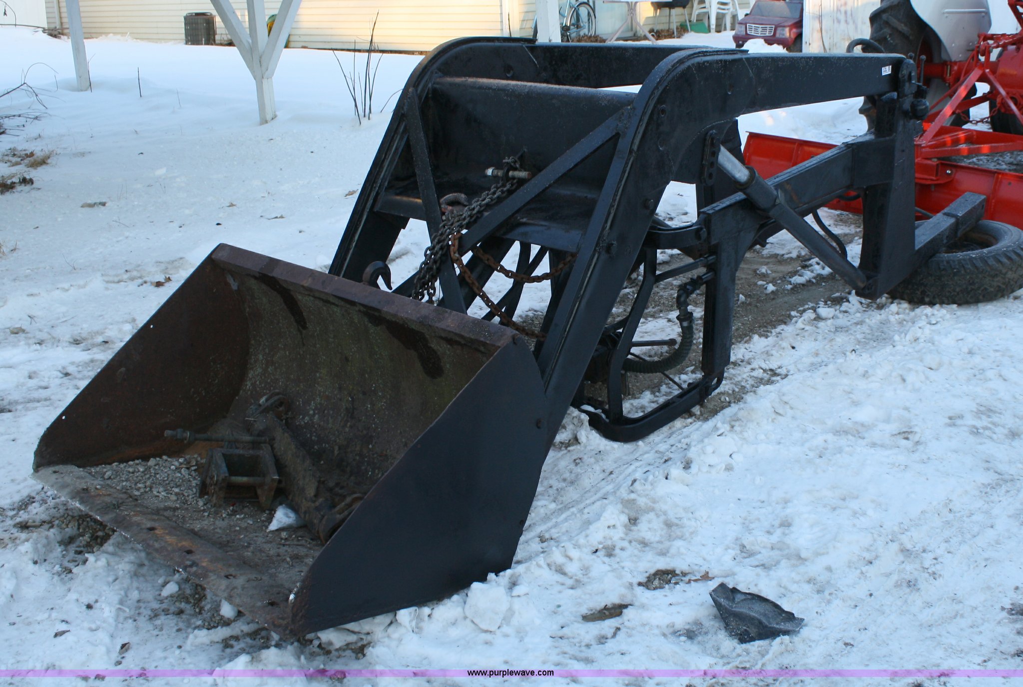 Davis loader in Tonganoxie, KS | Item 4744 sold | Purple Wave
