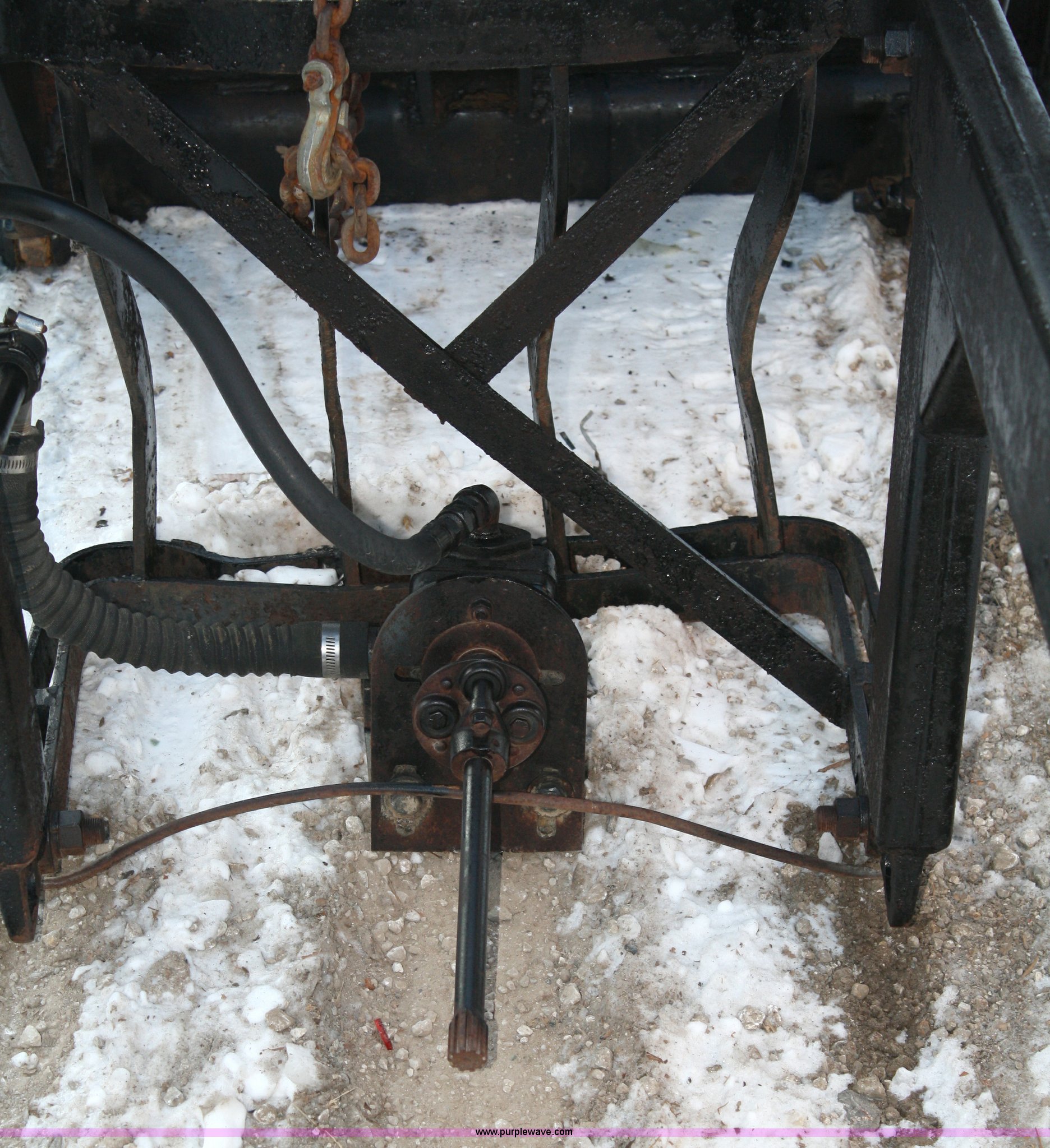 Davis loader in Tonganoxie, KS | Item 4744 sold | Purple Wave