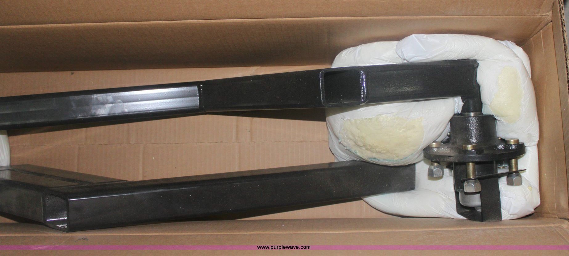 Raven Autoboom in Beloit, KS | Item 6349 sold | Purple Wave