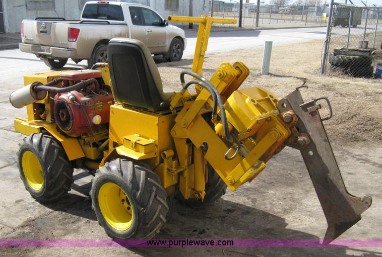 Davis mini sneaker in Wichita, KS | Item 8216 sold | Purple Wave