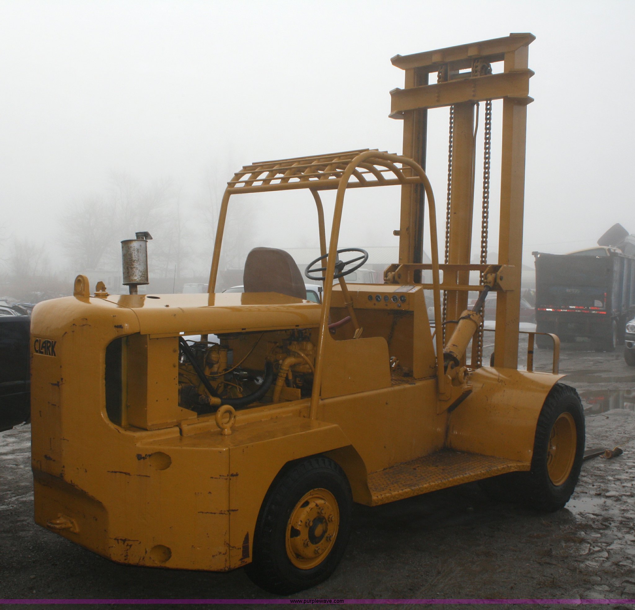 Clark Y150-CRS forklift in Marysville, MO | Item 4909 sold | Purple Wave