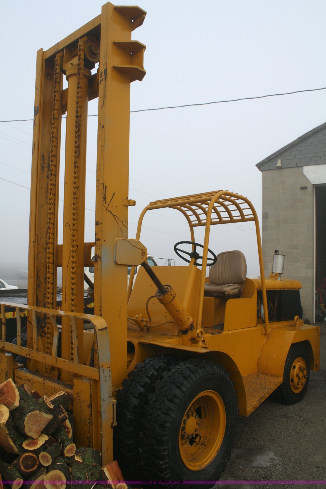 Clark Y150-CRS forklift in Marysville, MO | Item 4909 sold | Purple Wave