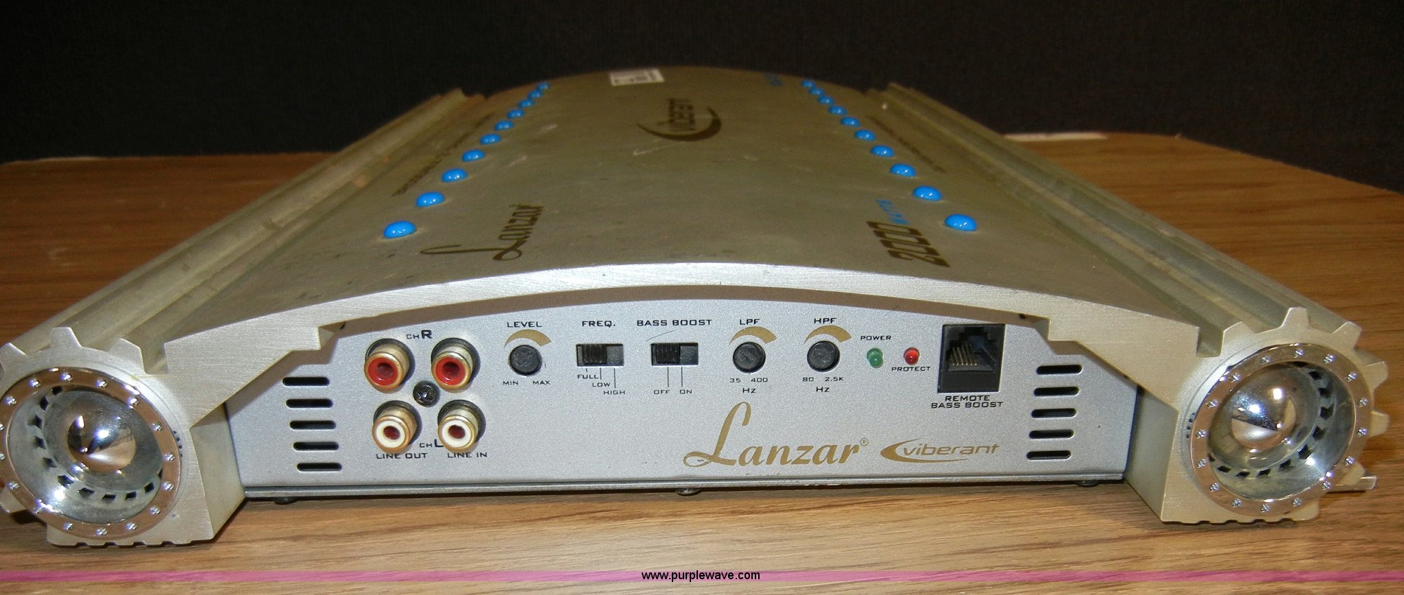 Lanzar 2,000 watt vibrant amp in Manhattan, KS | Item 2227 sold ...