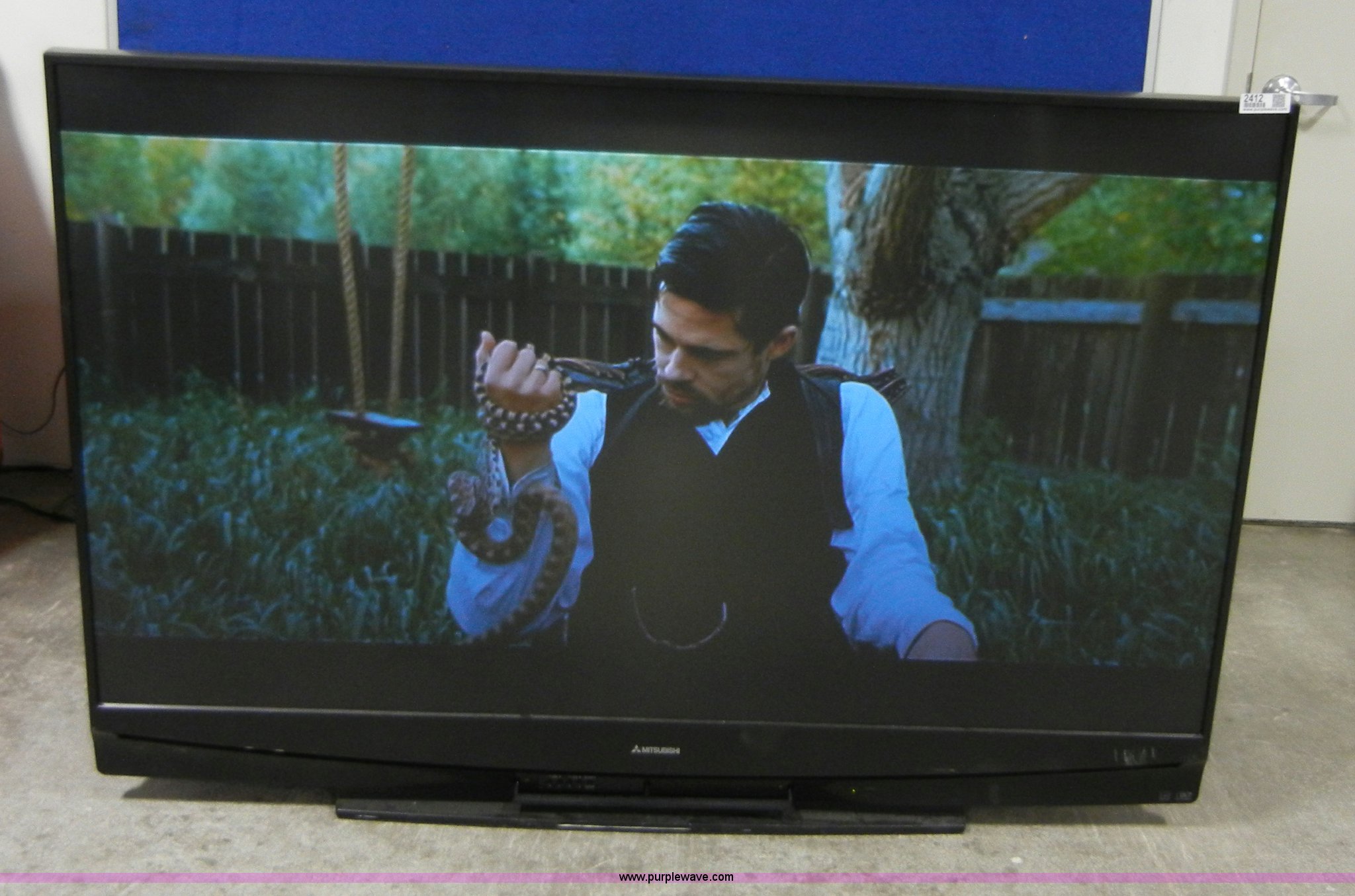 Mitsubishi 73" DLP TV in Manhattan, KS | Item 2412 sold | Purple Wave