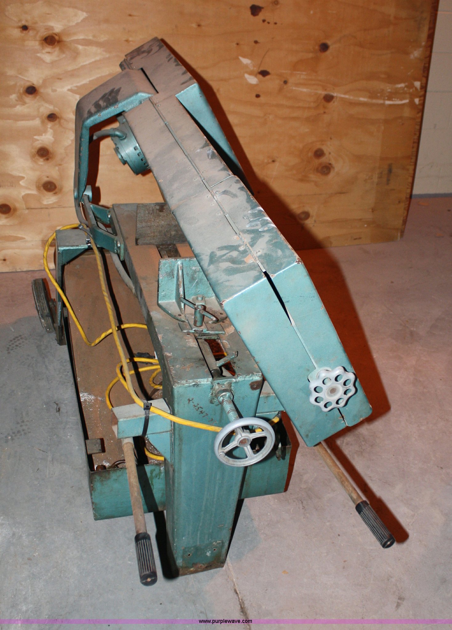 Apollo band saw in Topeka, KS | Item 5067 sold | Purple Wave