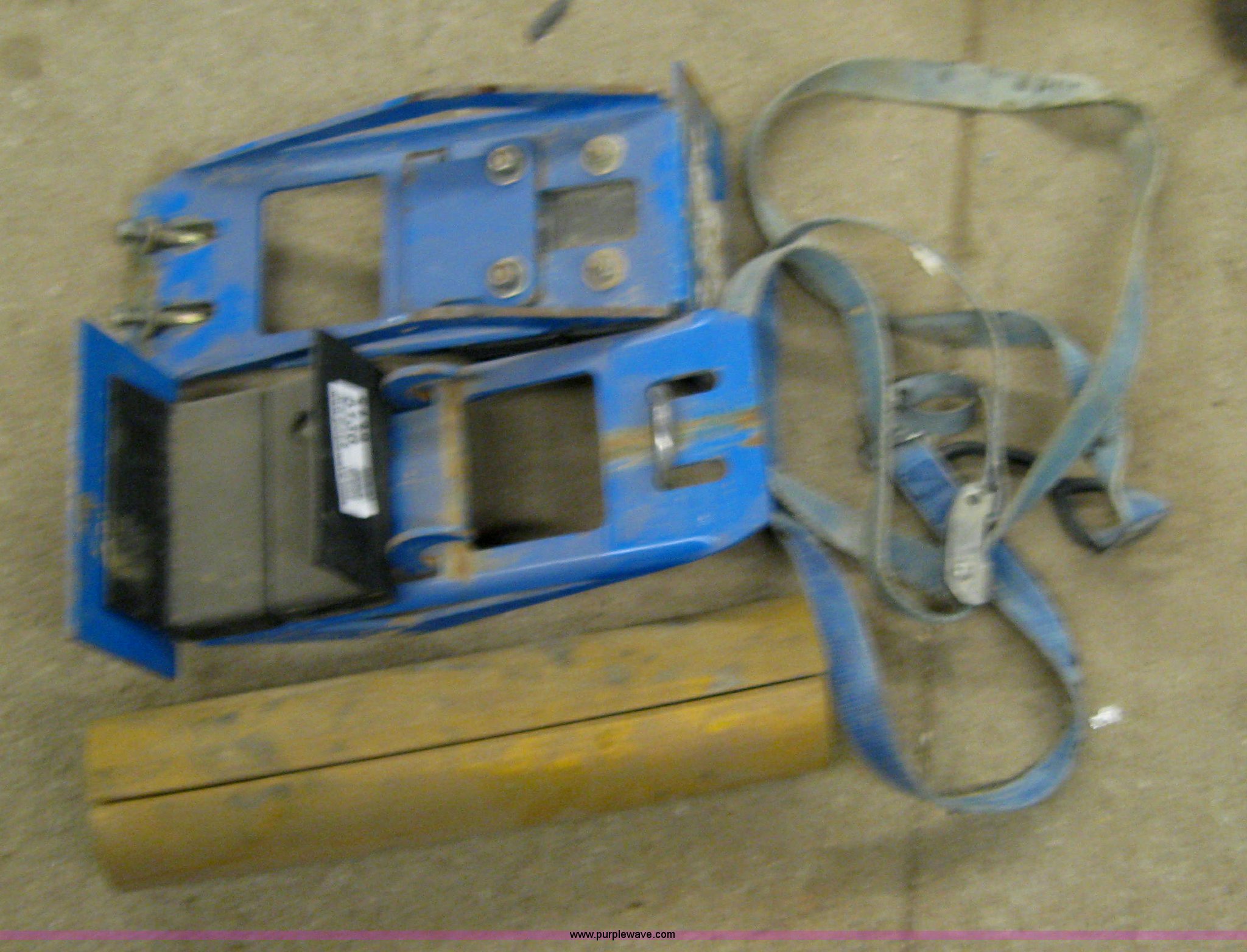 (2) Genie Glazier kits in Papillion, NE | Item 5137 sold | Purple Wave