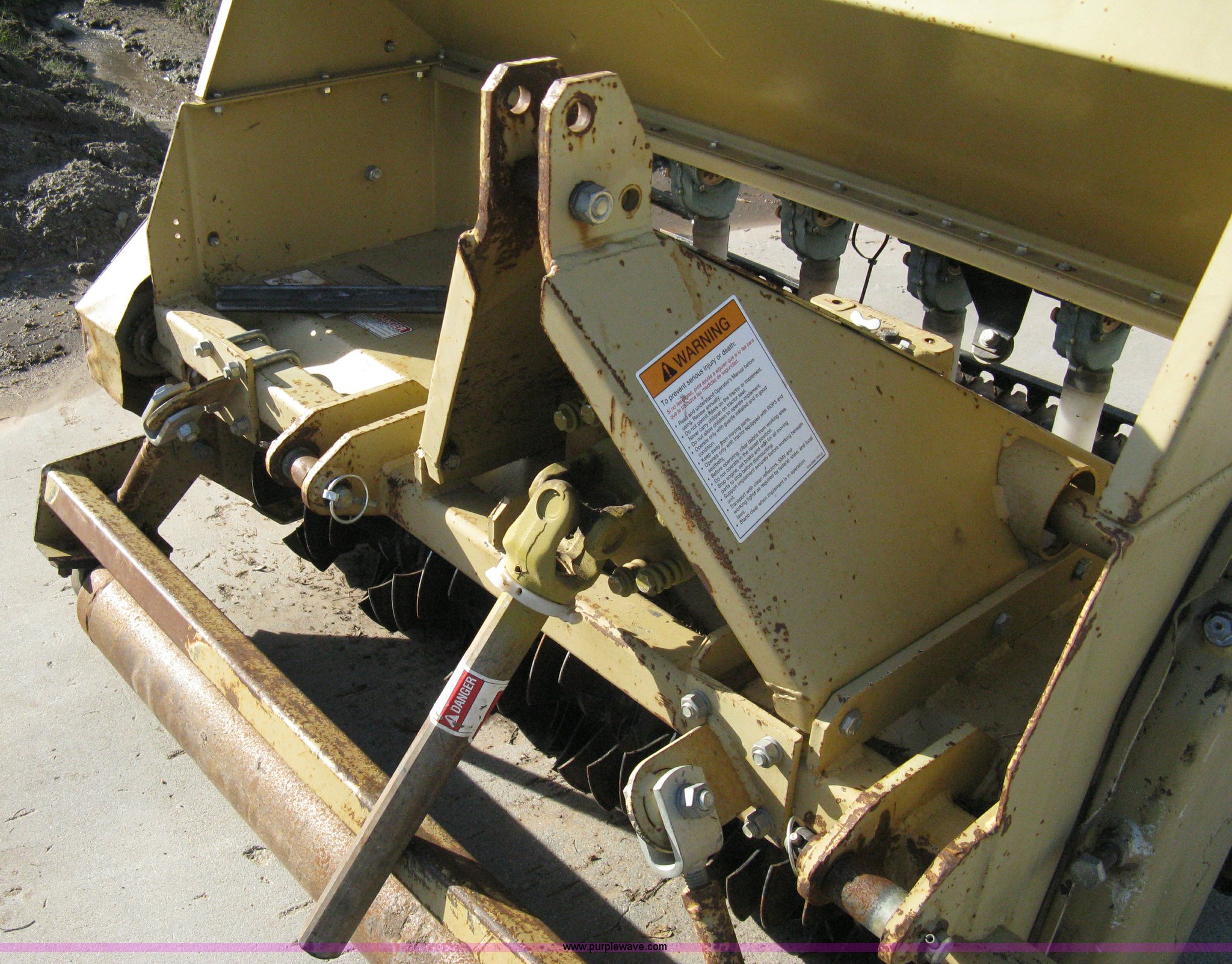 Land Pride OS1548 three point over-seeder in Augusta, KS | Item 8009 ...