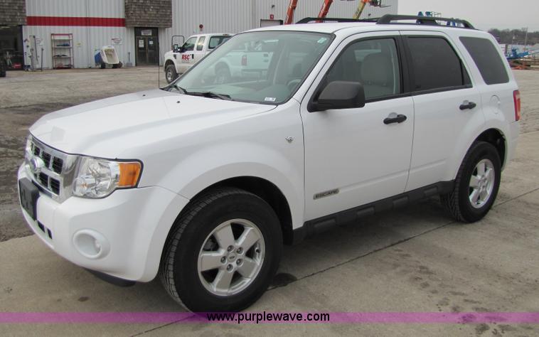 2008 Ford Escape XLT SUV in Moline, IL | Item 5127 sold | Purple Wave