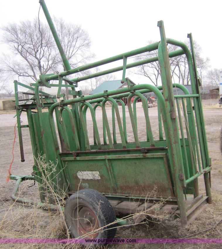 Wadler Automatic 105 three-way head hunter portable chute in Bayard, NE ...