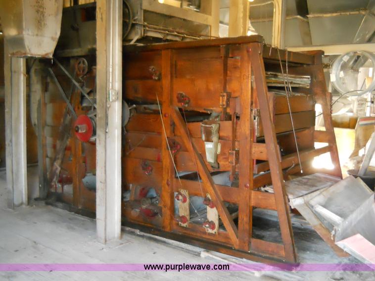 1964 A.T. Ferrell & Co. Clipper Super X298D seed cleaner in Browning ...