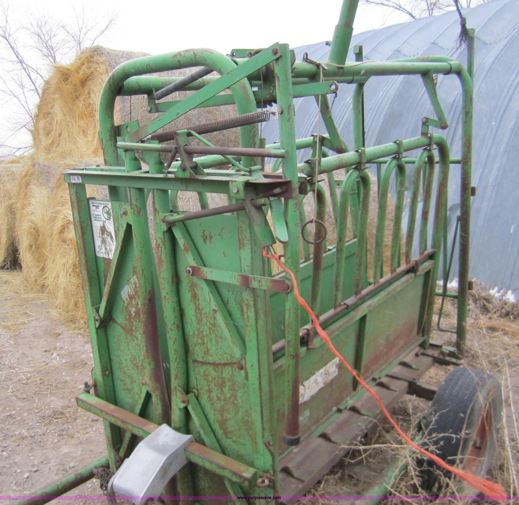 Wadler Automatic 105 three-way head hunter portable chute in Bayard, NE ...