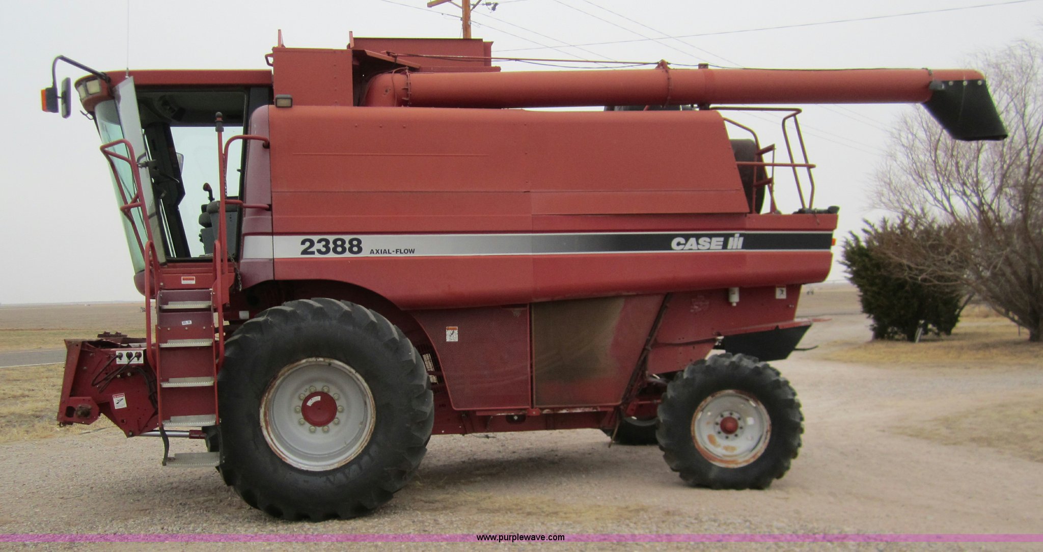 1999 Case 2388 combine in Rolla, KS | Item 2996 sold | Purple Wave