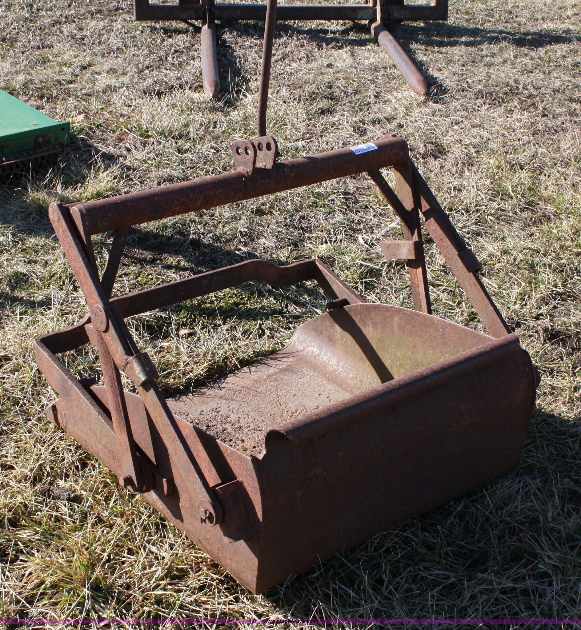 Dearborn 29" three point bucket in Paola, KS | Item 4961 sold | Purple Wave