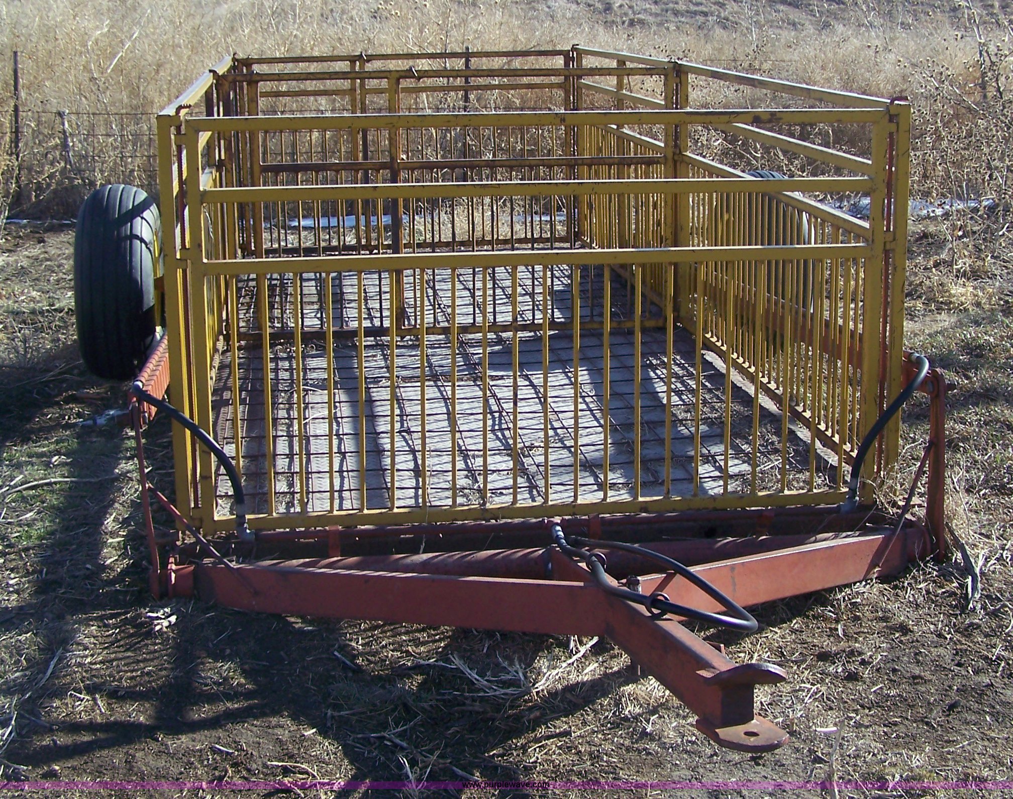 Custom built hog transport in Lebanon, KS | Item 7317 sold | Purple Wave