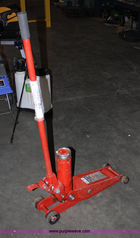Clarke five ton hand jack in Spring Hill, KS | Item 4793 sold | Purple Wave