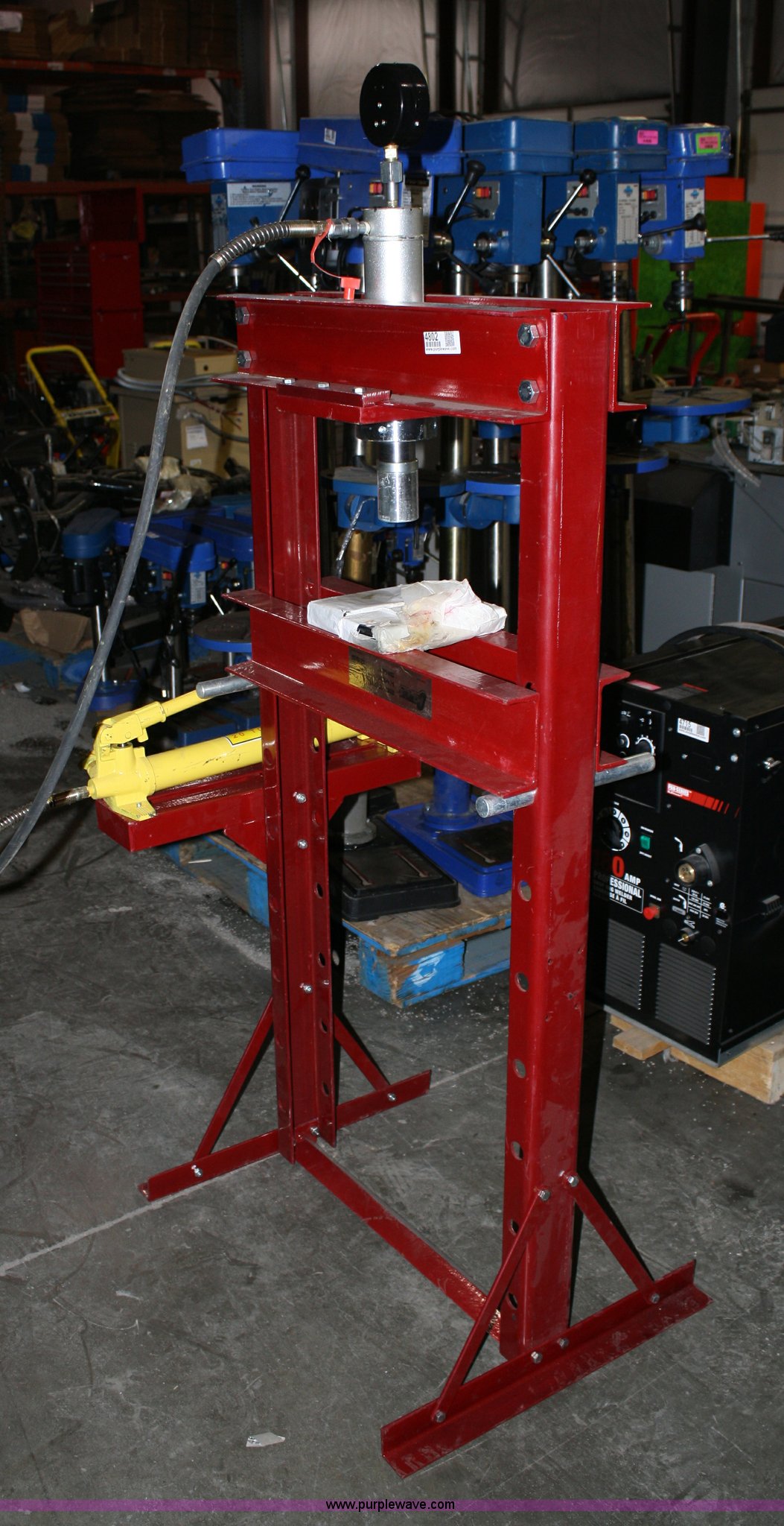 20 ton press in Spring Hill, KS | Item 4802 sold | Purple Wave