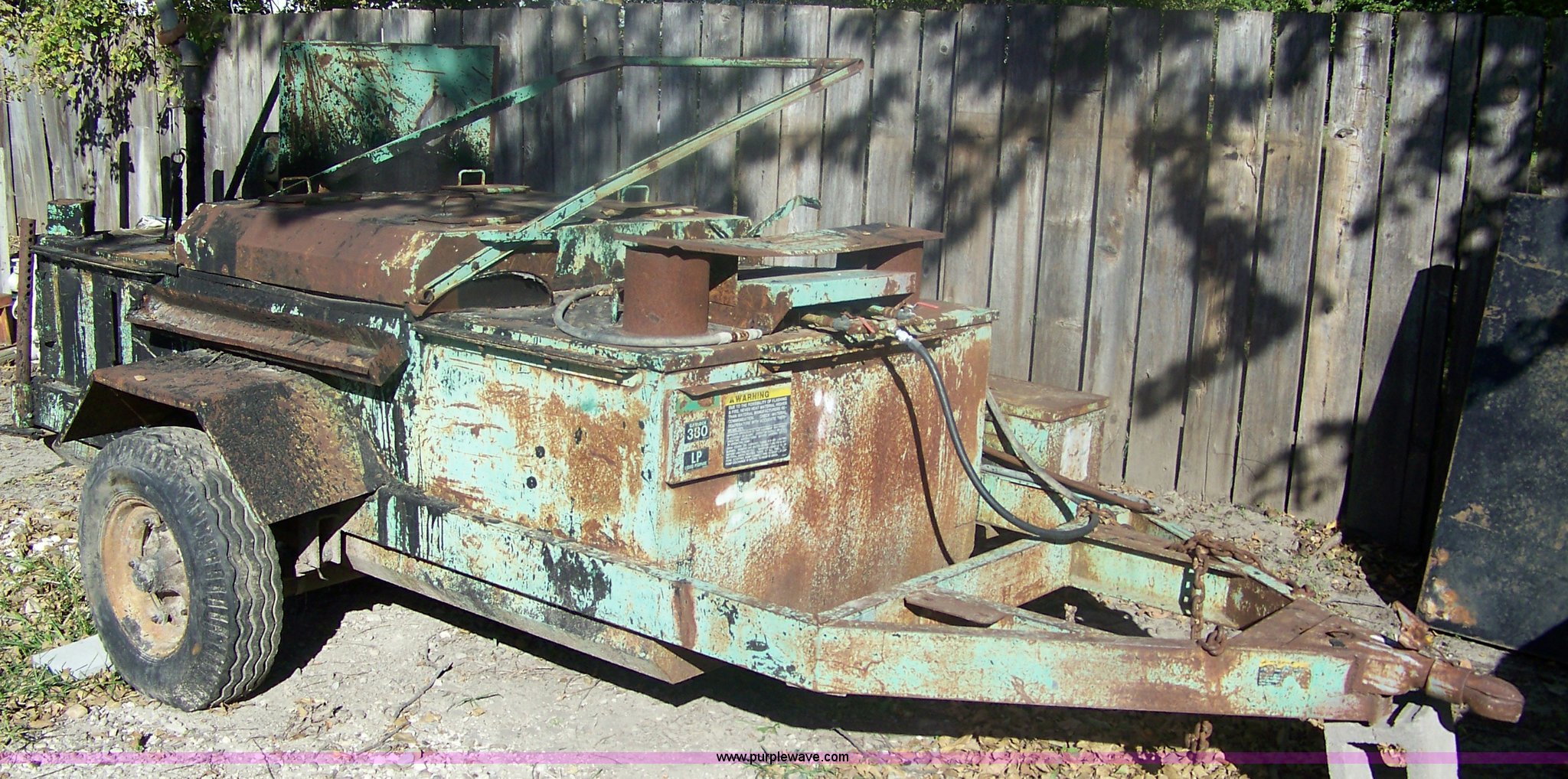 Hot tar pumper in Manhattan, KS | Item 1706 sold | Purple Wave