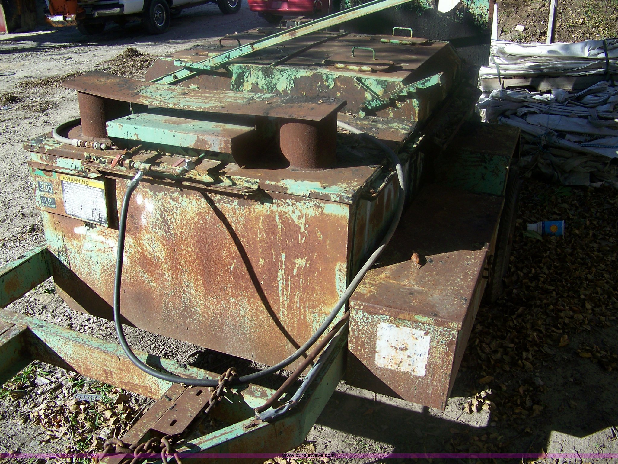 Hot tar pumper in Manhattan, KS | Item 1706 sold | Purple Wave