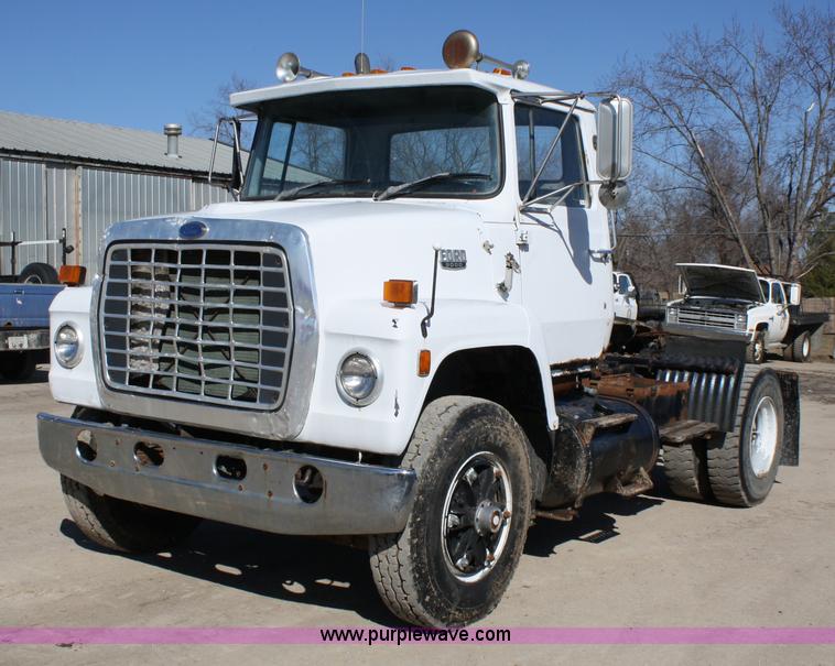 1985 Ford LN9000 truck in Atchison, KS | Item 5061 sold | Purple Wave