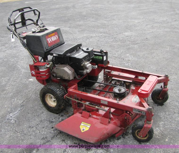 Toro Proline 30187 mower in Davenport, IA | Item 5131 sold | Purple Wave