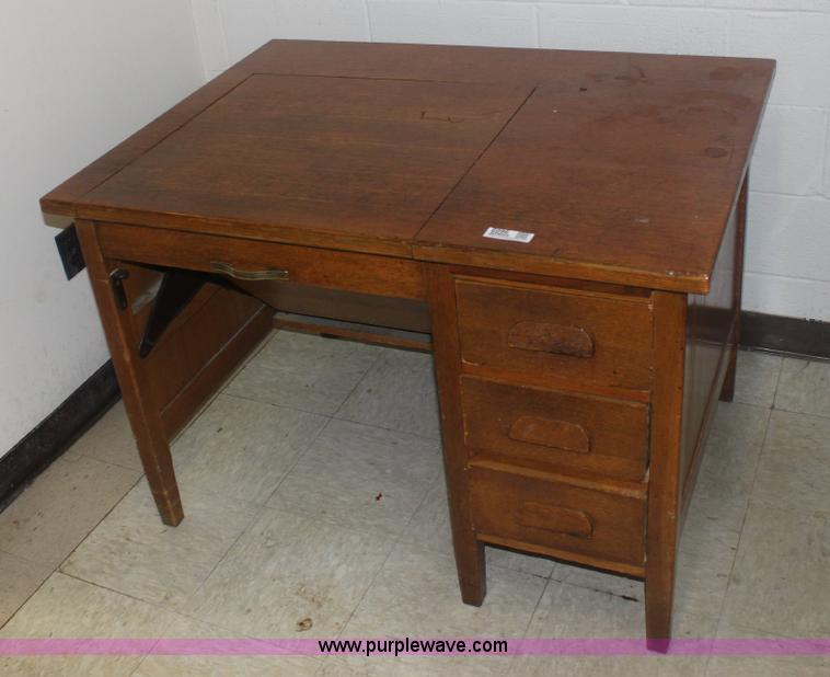 Solid wood student desk in Wichita, KS | Item 6096 sold | Purple Wave