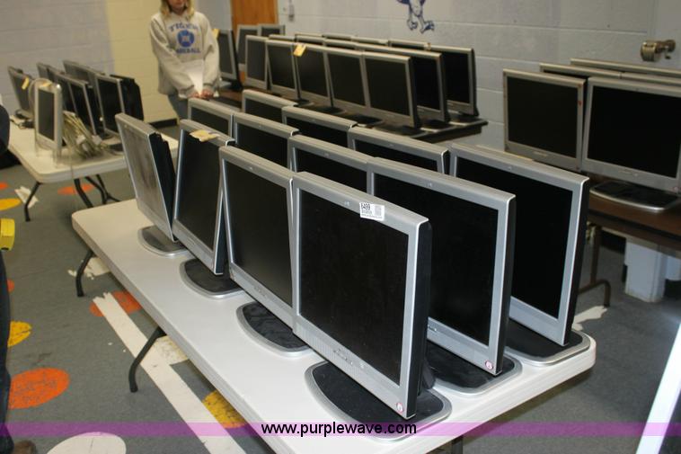 (12) HP 1730 17" flat panel monitors in Hutchinson, KS | Item 6499 sold ...