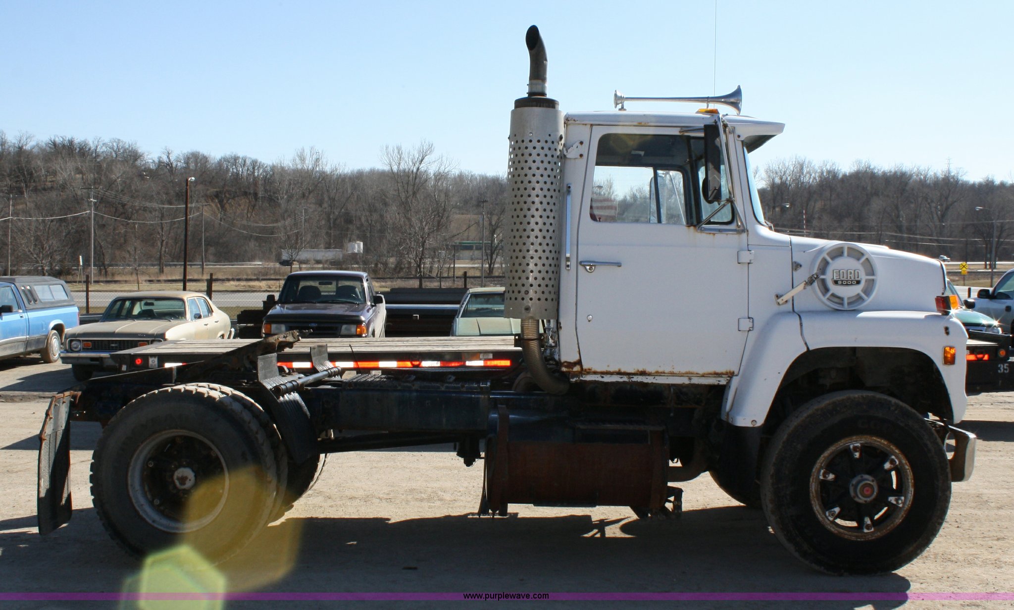 1985 Ford LN9000 truck in Atchison, KS | Item 5061 sold | Purple Wave