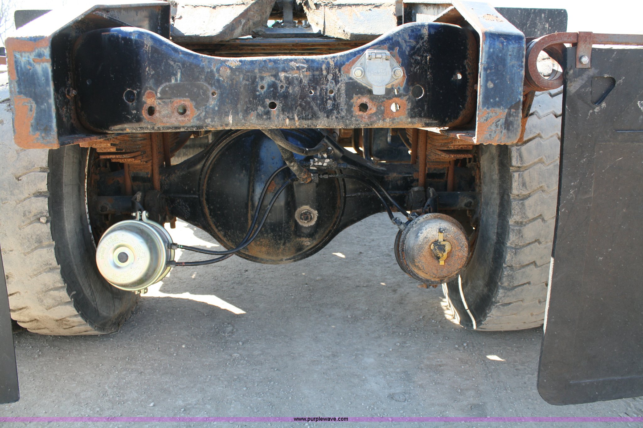 1985 Ford LN9000 truck in Atchison, KS | Item 5061 sold | Purple Wave