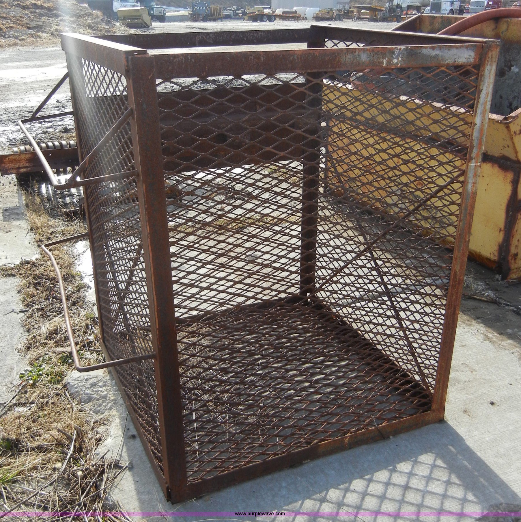 Man lift cage for boom truck in Tonganoxie, KS | Item 2101 sold ...