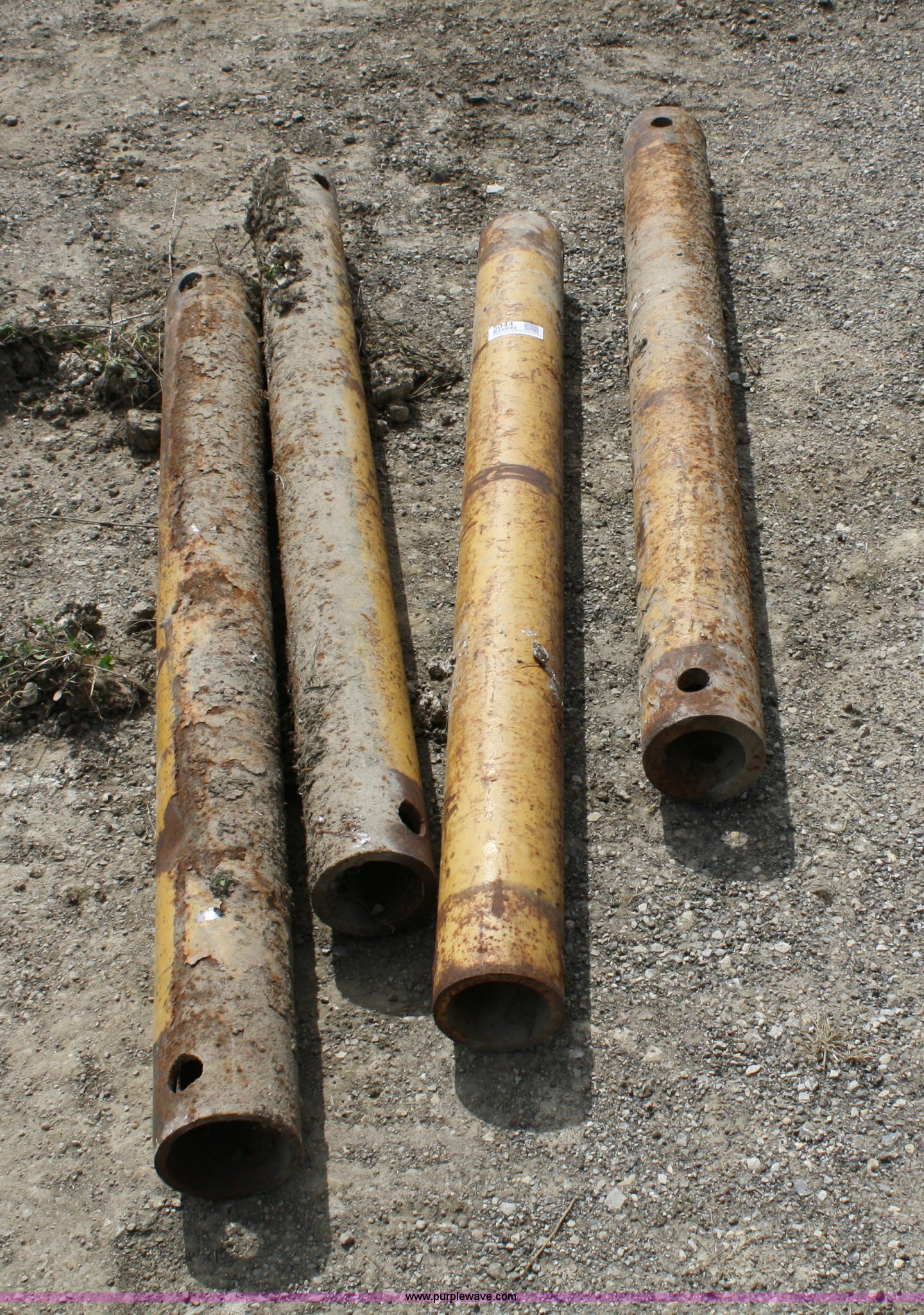 (4) trench box spreaders in Tonganoxie, KS | Item 5044 sold | Purple Wave