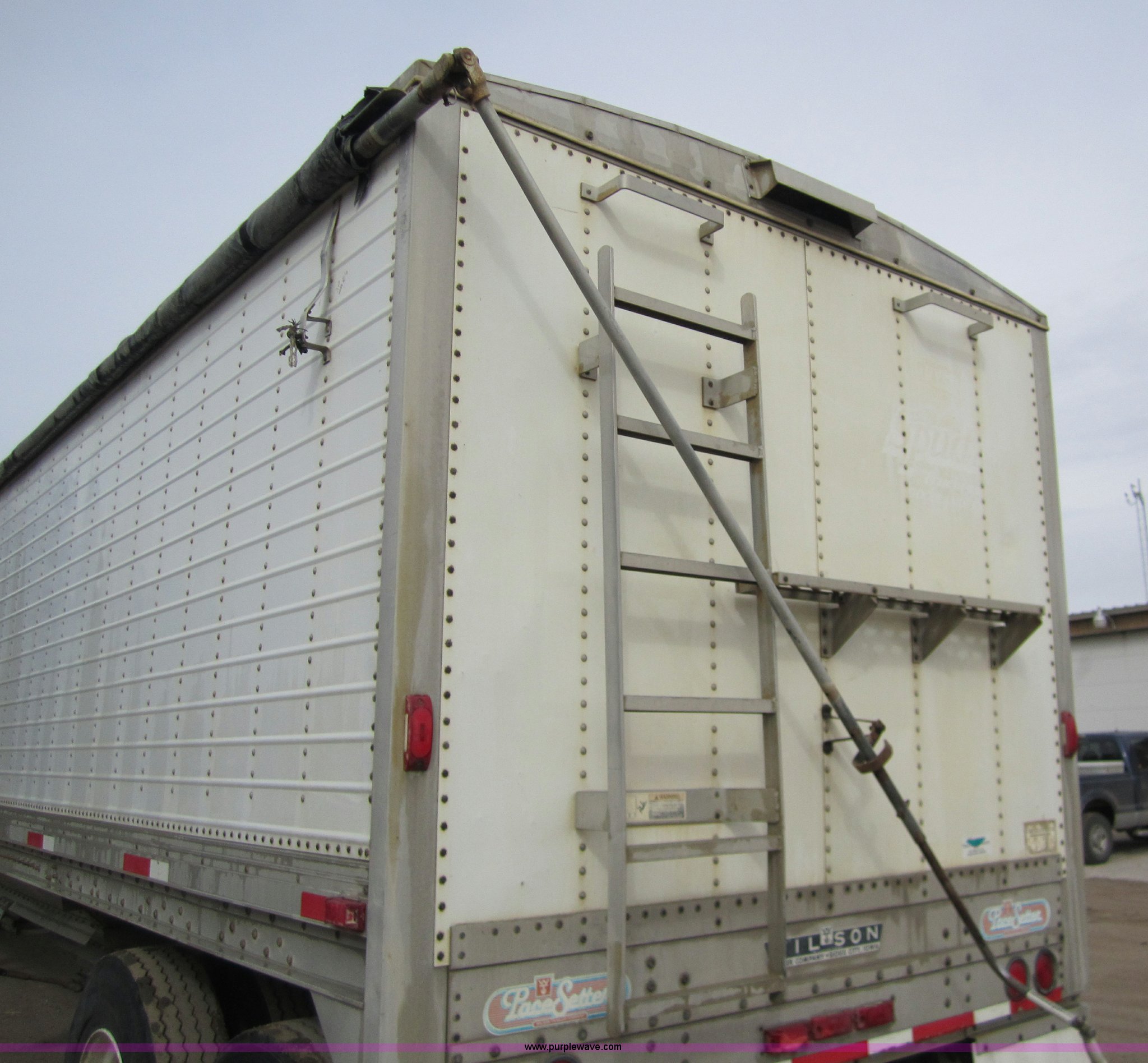 1992 Wilson DWH-200 43' hopper trailer in Oakley, KS | Item 3066 sold ...