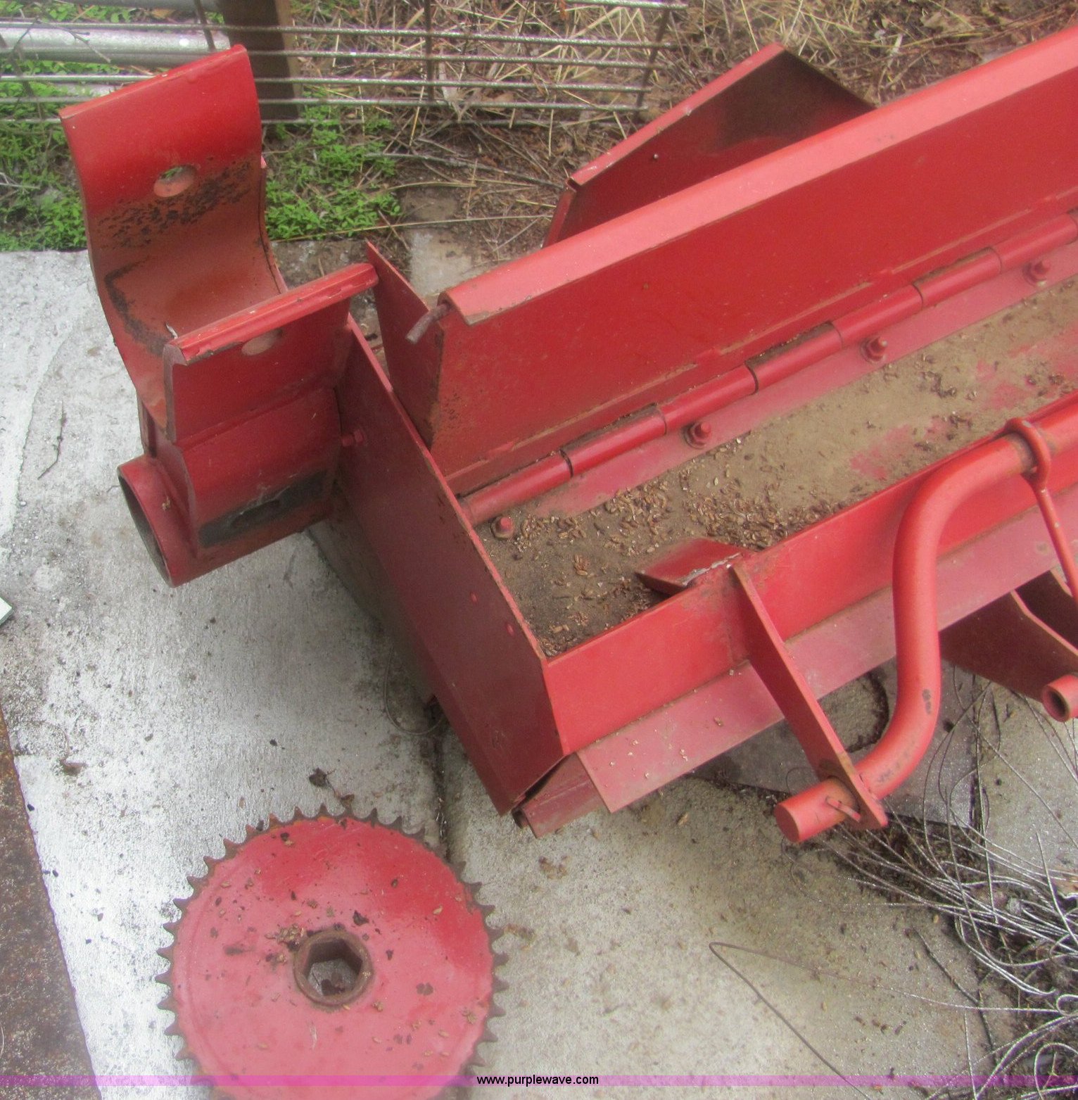 Rock trap for combine in Mound Ridge, KS | Item 6122 sold | Purple Wave