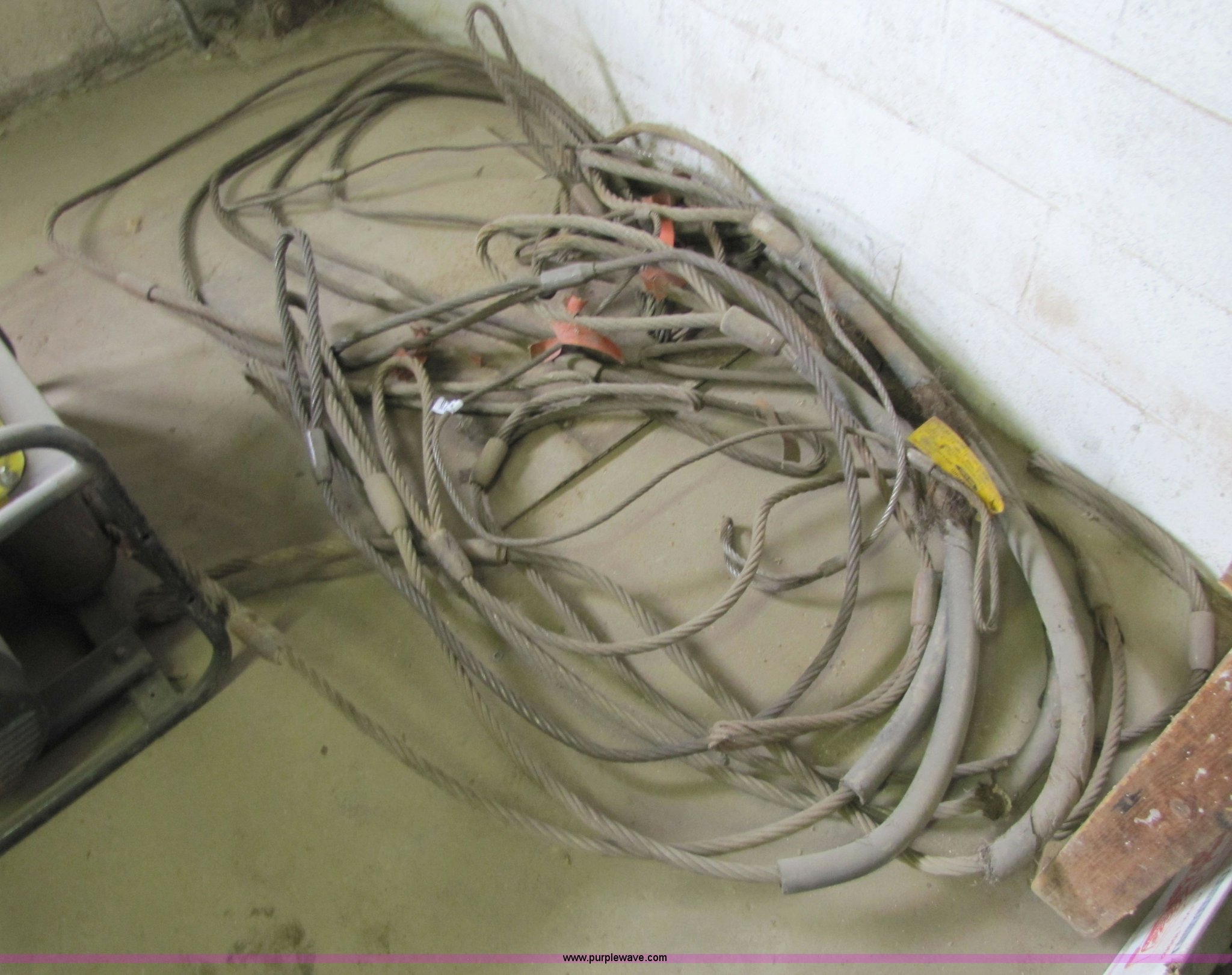 (10) steel cable chokers in Lindsborg, KS | Item 9755 sold | Purple Wave