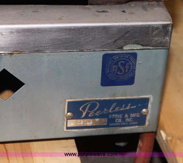 Peerless table top gas grill in Valley Center, KS | Item 6308 sold ...