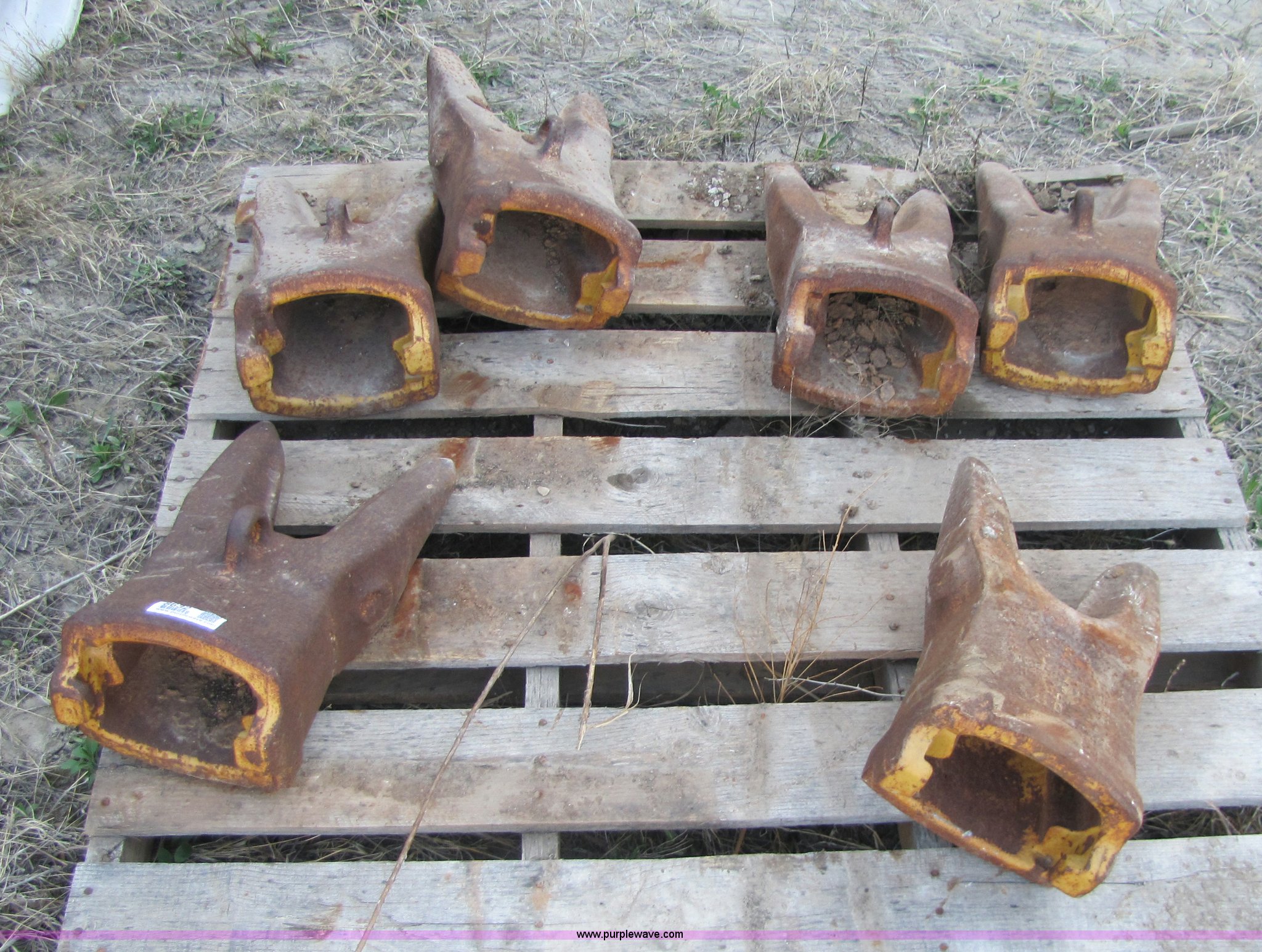 (6) teeth for Caterpillar 385 excavator bucket in Lindsborg, KS | Item ...