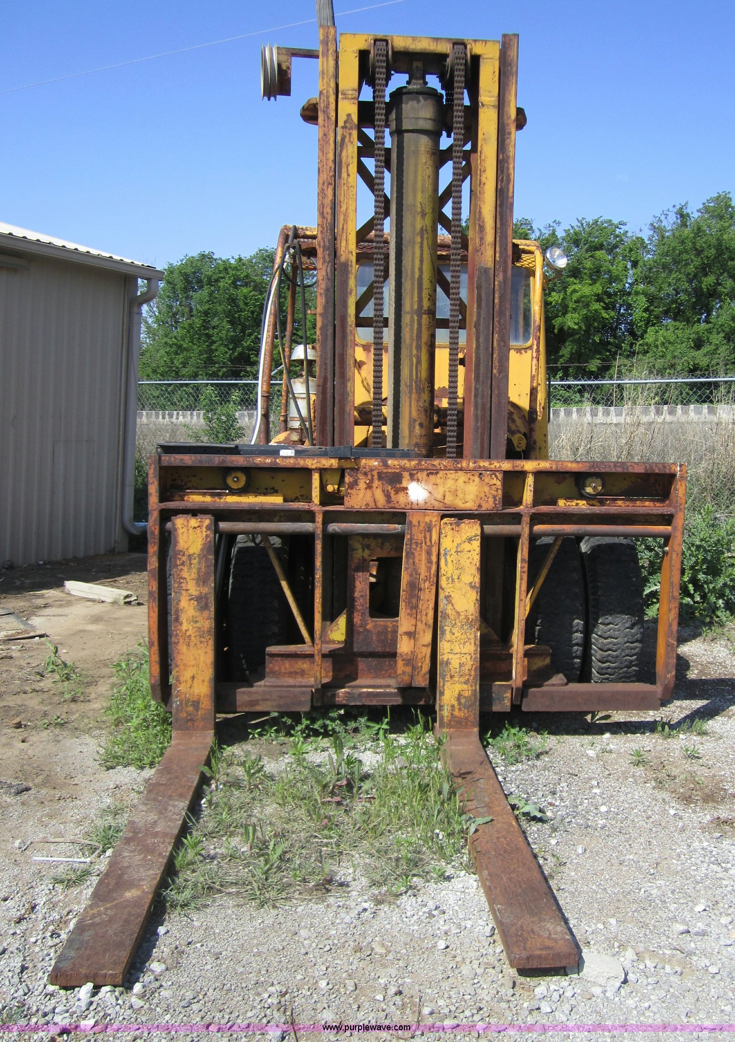 Gerlinger G-22 forklift in Catoosa, OK | Item 3690 sold | Purple Wave